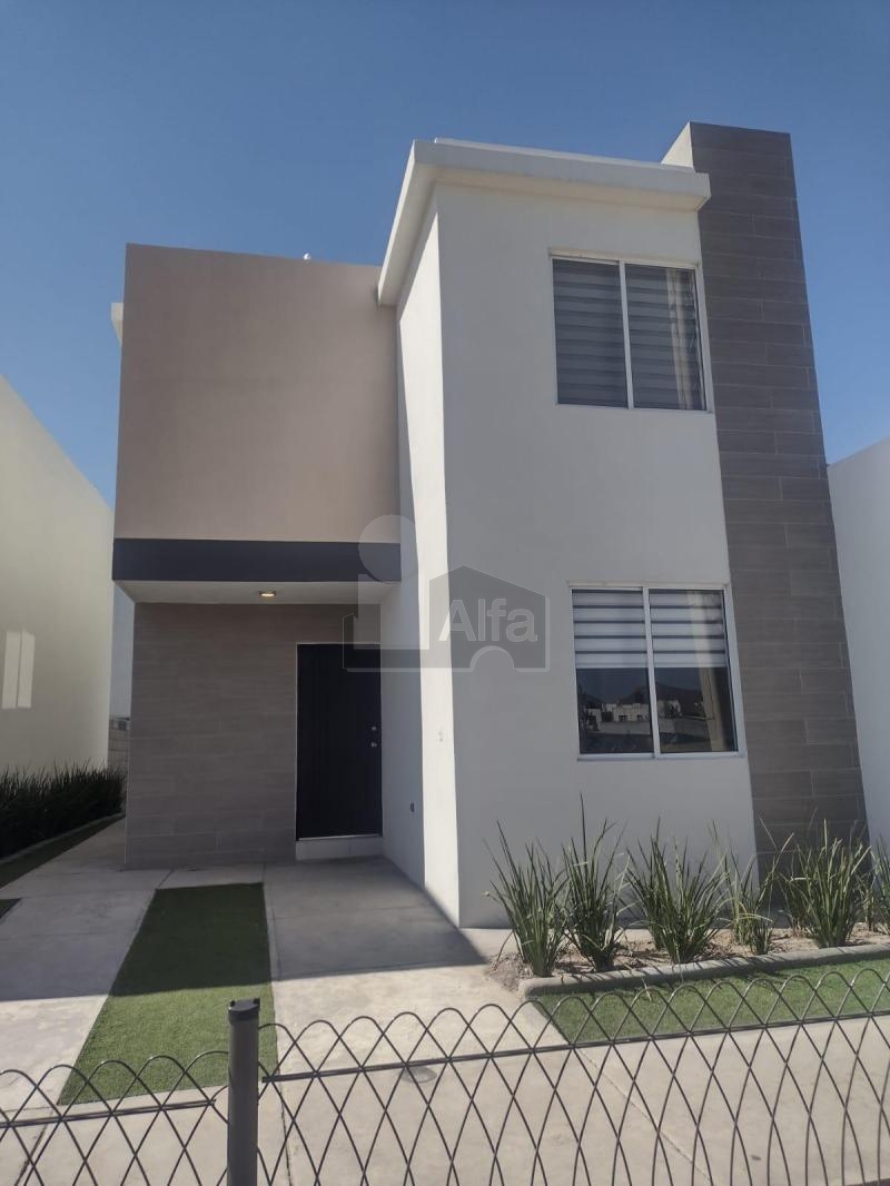 Casa en venta al Poniente de Saltillo Fracc. Triana model...